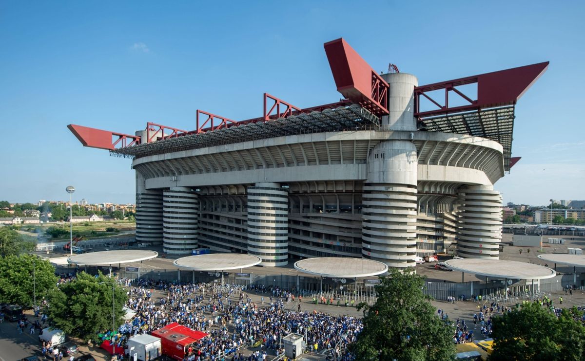Inter threaten to build own stadium outside of city of Milan