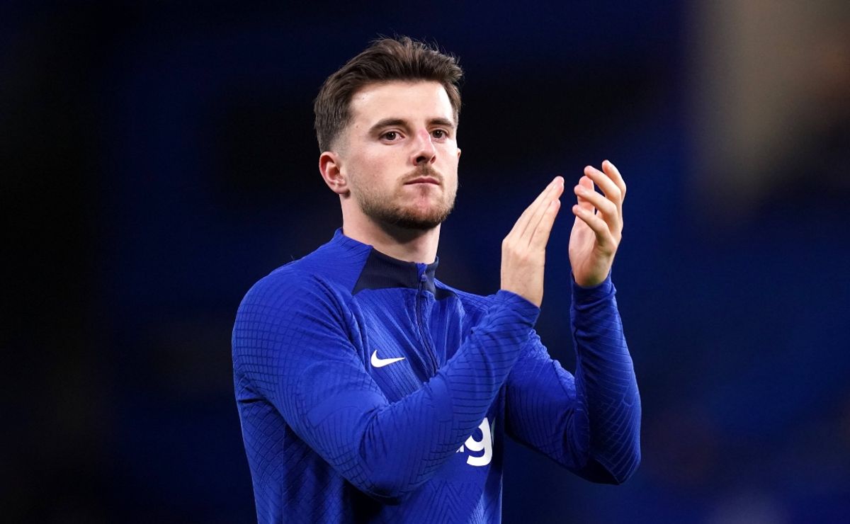 Mason Mount promises trophies after joining Man United