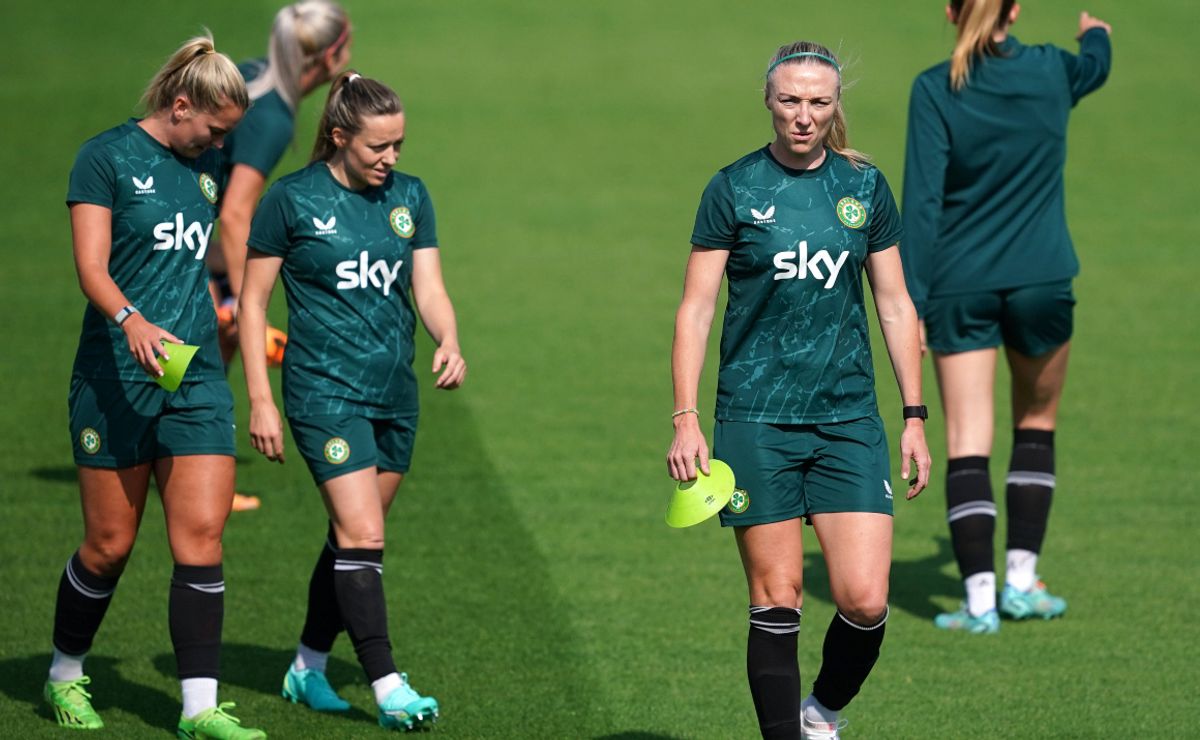 Ireland can 'eat s***' says Colombian in World Cup controversy