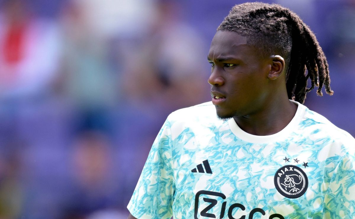 Fulham set to sign Bassey as Ajax tell player to leave - World Soccer Talk