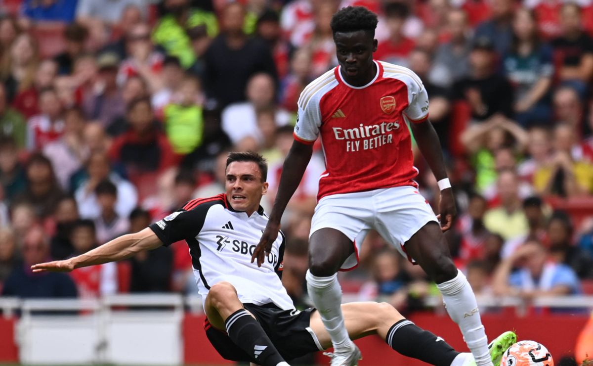 Arsenal held at home by ten man Fulham in dramatic finish