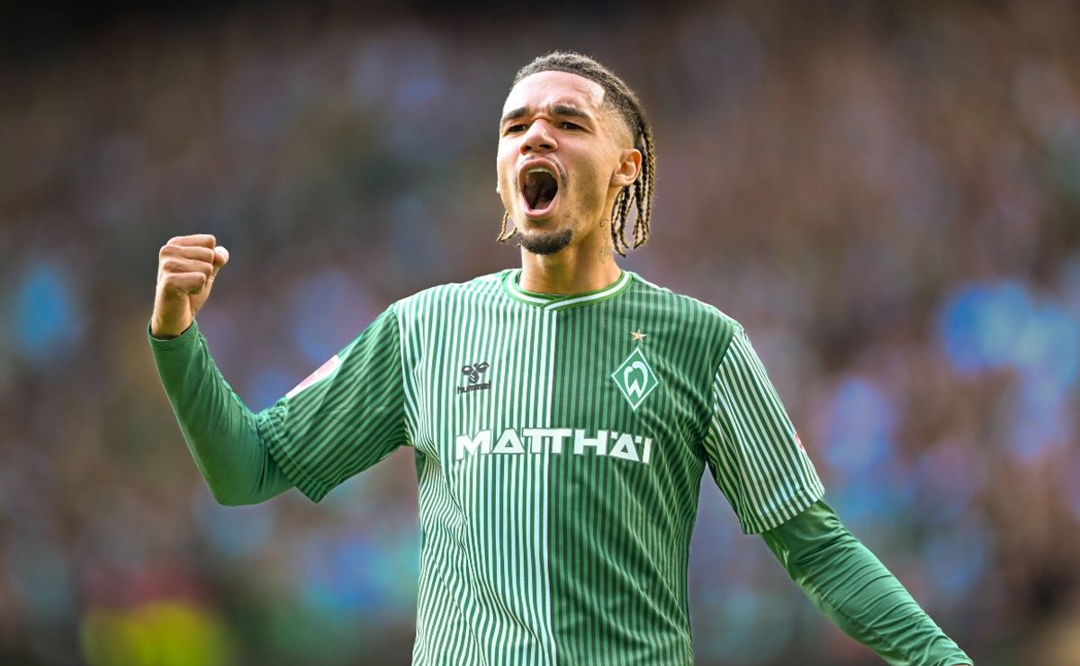 Werder Bremen shirt from hummel breaks 10-year sales record