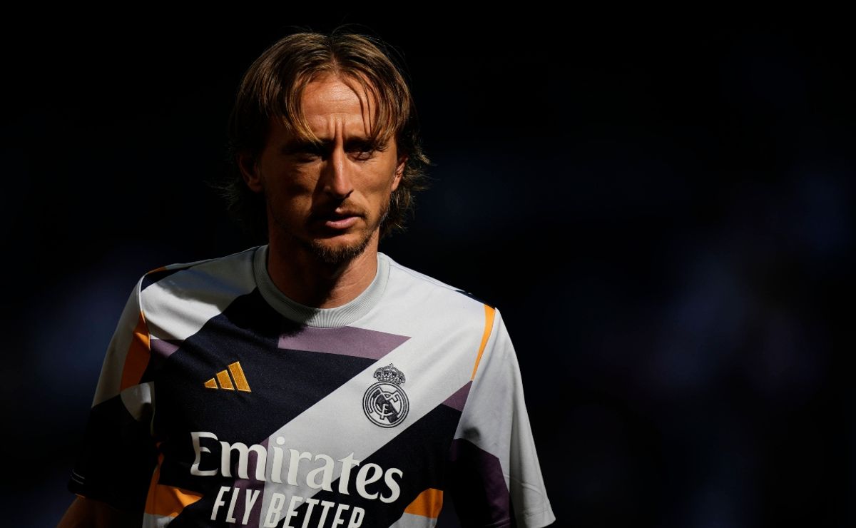 Modric eyes shock Premier League return amid MLS, other links