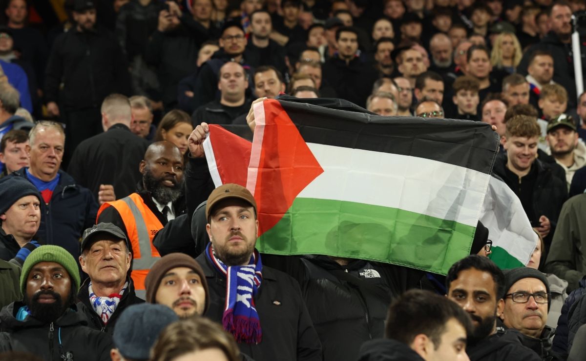 FA tells players not to use Palestine phrase on social media