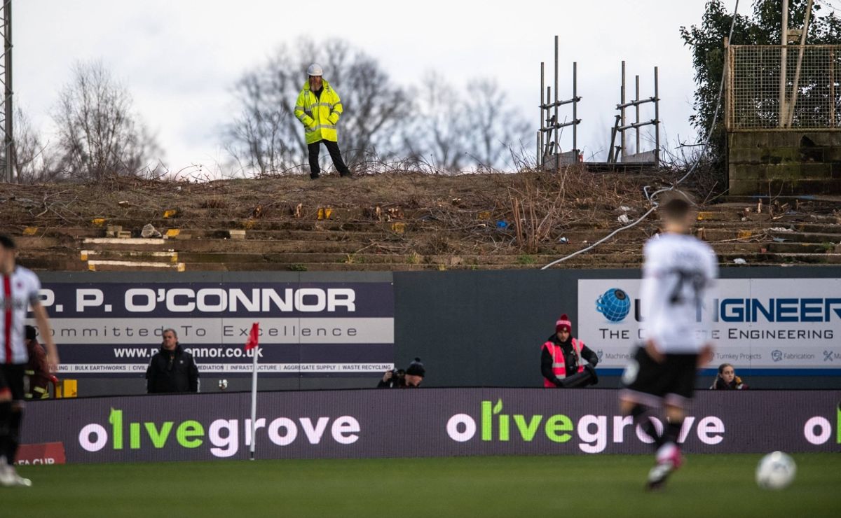 Wrexham to build temporary stand similar to Inter Miami