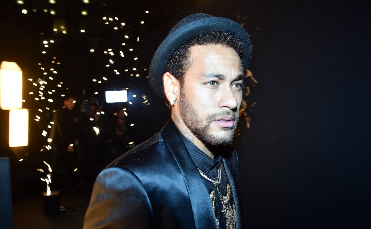 Neymar criticized for prioritizing partying over his soccer career