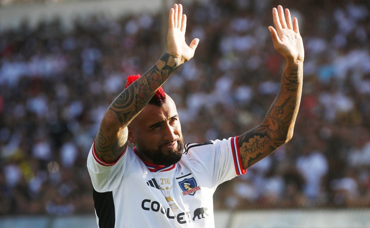 Ex-Barcelona star Vidal on verge of shocking return to old club