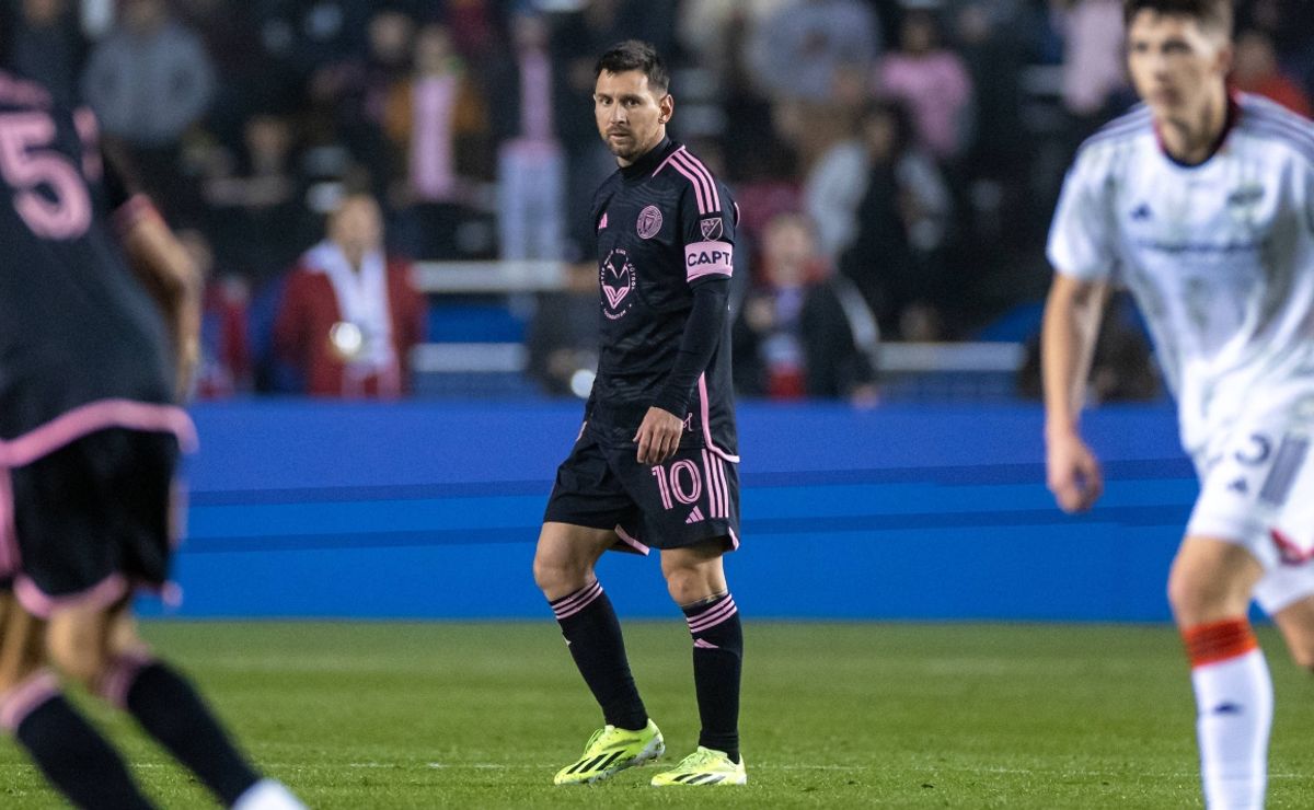Messi criticized by Inter Miami reporter for avoiding interviews