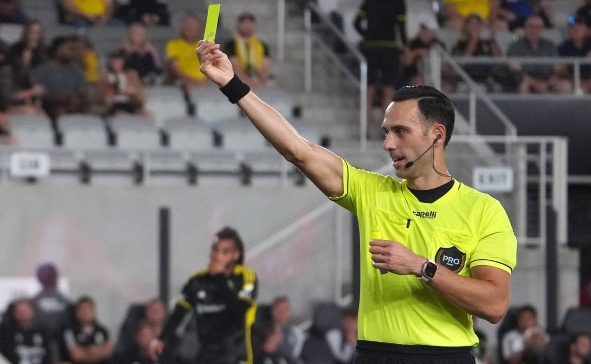 MLSPA rips use of fill-in officials as MLS referees protest lockout
