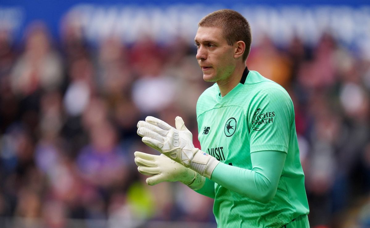 Ethan Horvath under pressure; criticized by Cardiff analyst