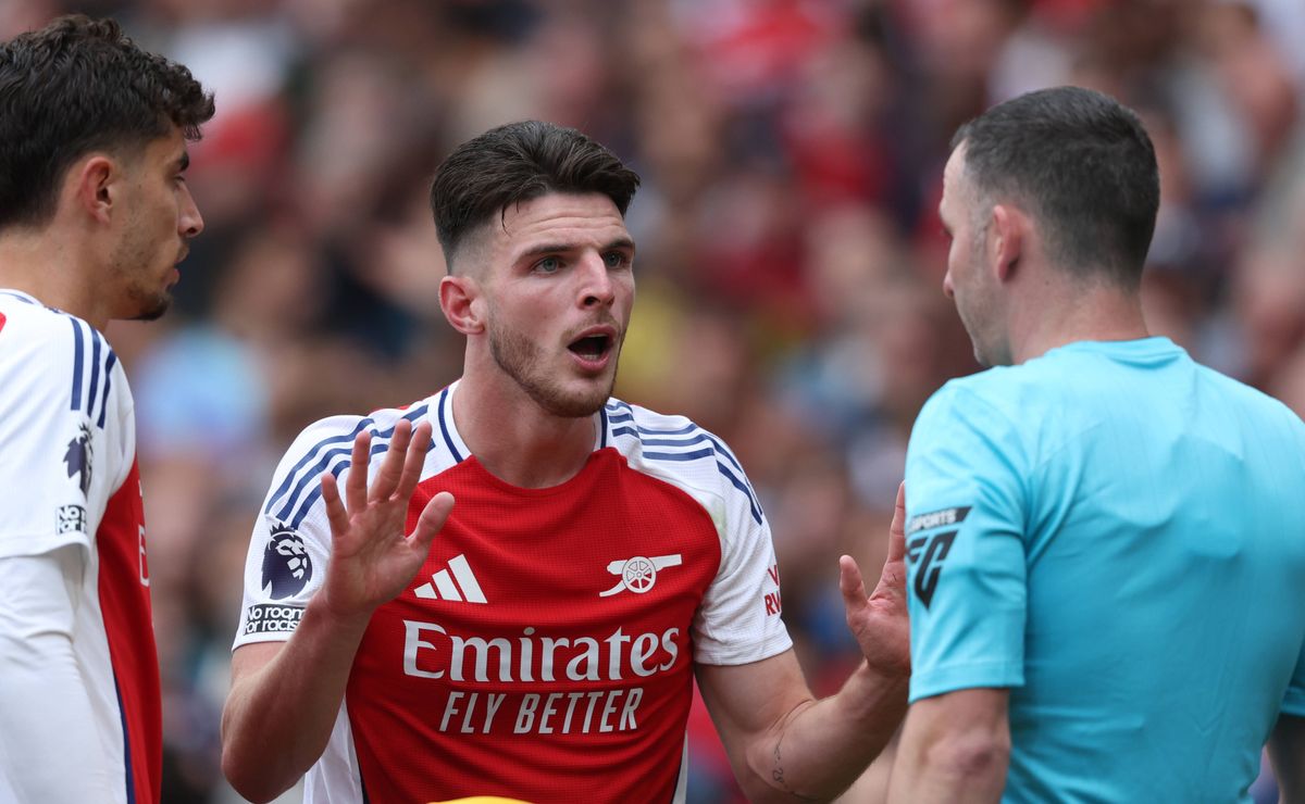 Petty ref decision sends Declan Rice off in Arsenal-Brighton tie ...