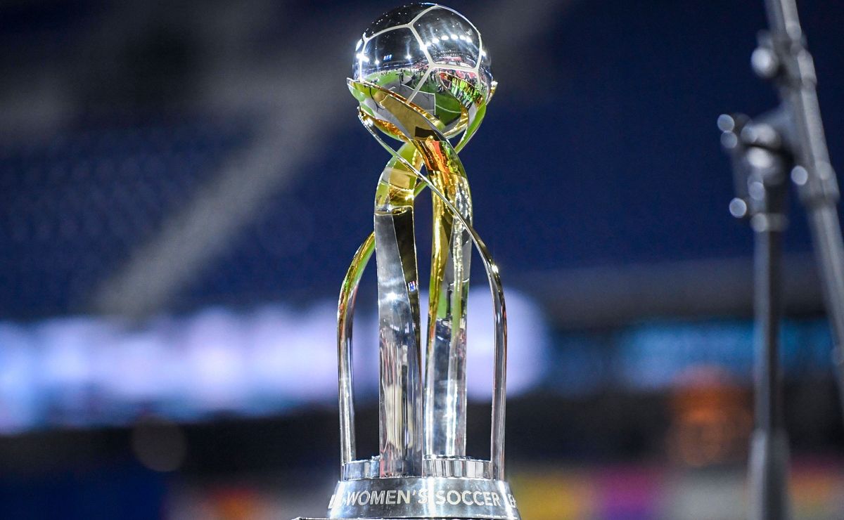 NWSL takes bite out of MLS’ Apple viewership with record number