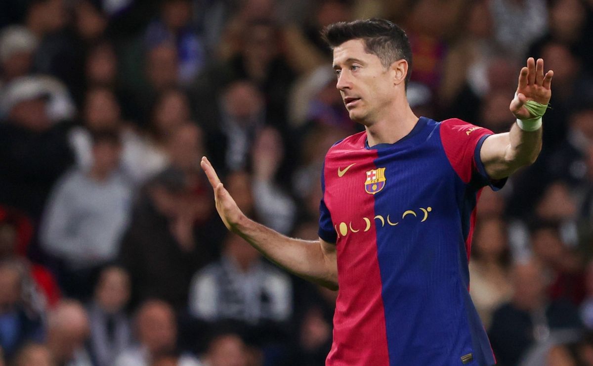 Robert Lewandowski warns Barcelona and may leave this summer: Reasons ...