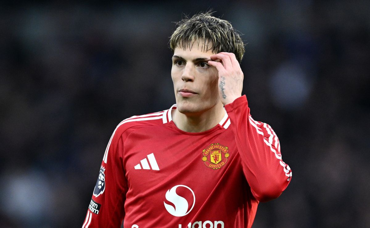 Alejandro Garnacho posts four-word message on social media following ...