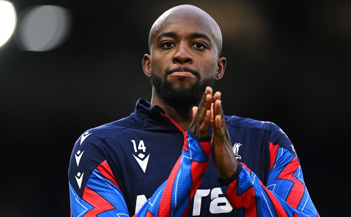 Crystal Palace star Mateta breaks silence after kick to the face and ...