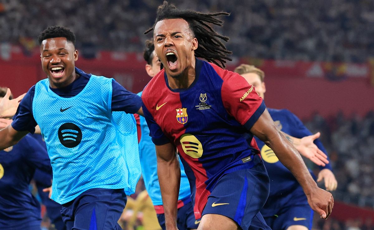 Video: Jules Kounde scores winning goal for Barcelona against Real ...