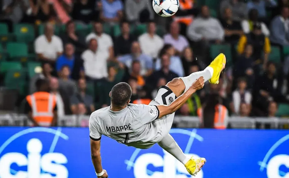 PSG criticized for polluting air after taking private jet on short trip ...