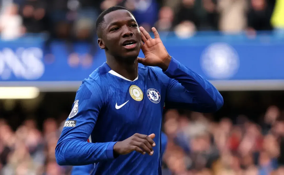 Video: Moises Caicedo scores stunning goal for Chelsea vs Liverpool in ...