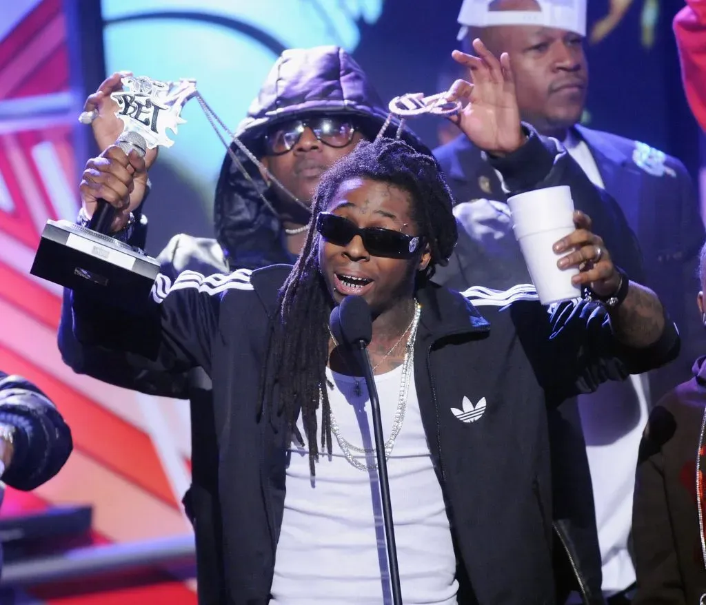 ATLANTA – OCTOBER 18: Recording artist Lil Wayne accepts an award ...